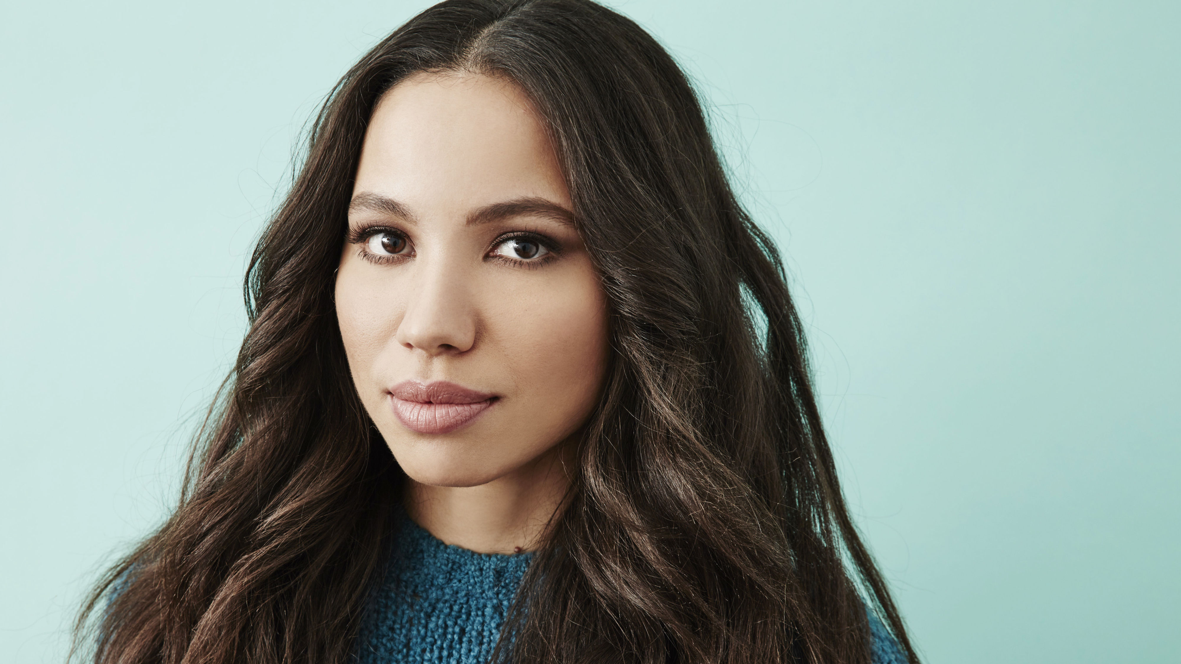 Jurnee Smollett Rotola Rimbalza