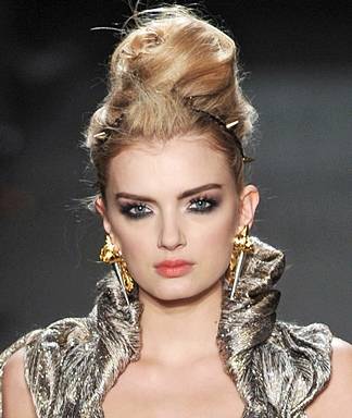 Beauty Trend: Gothic Glamour | aronoff86085